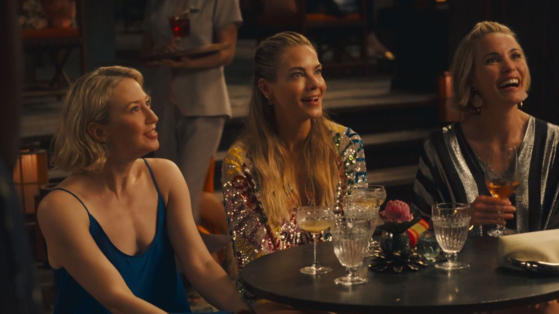 How THE WHITE LOTUS Achieves Its Distinct Tone - Noam Kroll